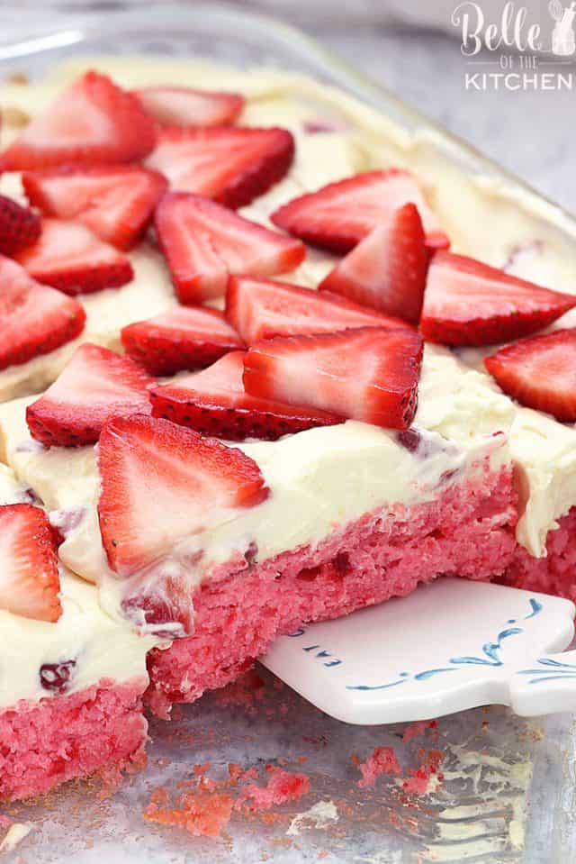 Strawberry Crisp Recipe {The BEST Summer Dessert} - Belle of the Kitchen