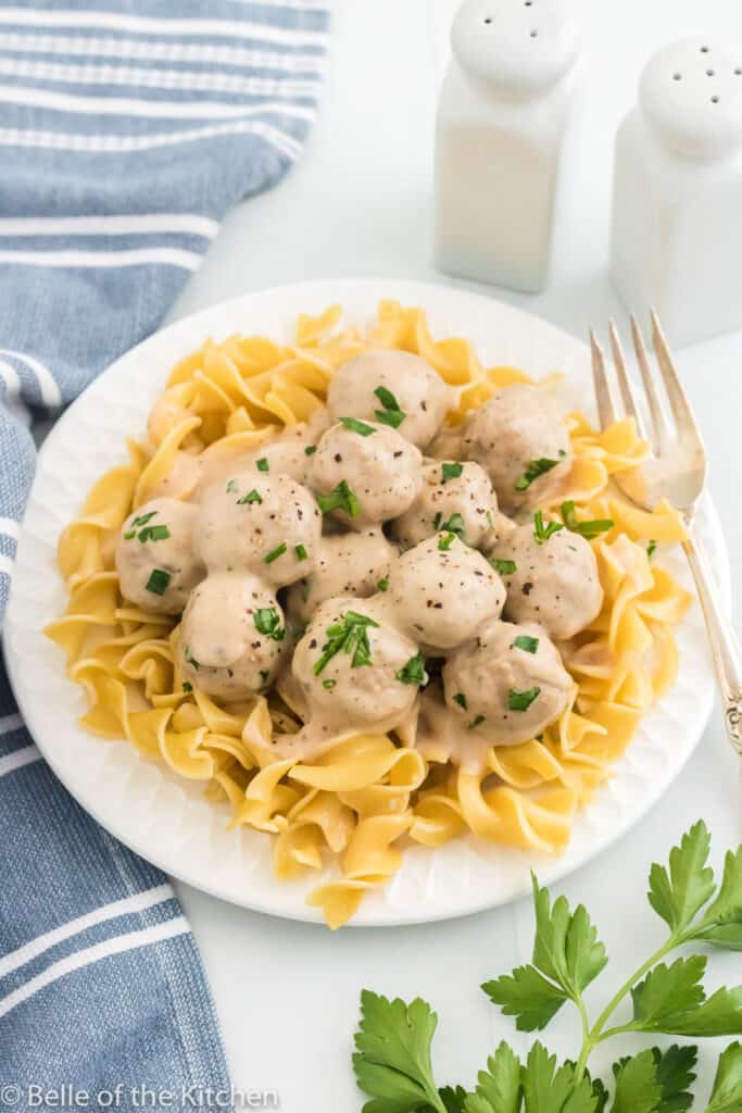 Crockpot Swedish Meatballs - Belle of the Kitchen